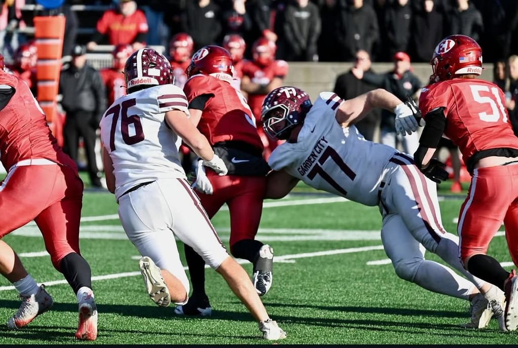 Garden City’s Zach Olson leaves school 46-0, bound for Harvard