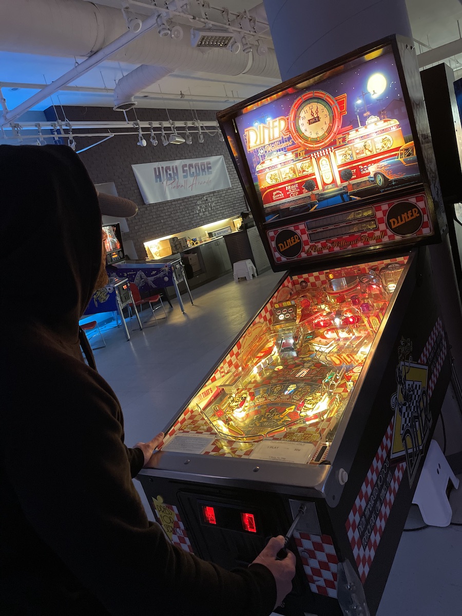 LI woman brings arcade with timeless games to South Shore mall in Bay ...