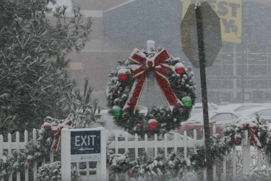 20 Photos: Snow falls over downtown Bay Shore - Greater Long Island