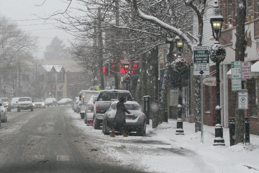 20 Photos: Snow falls over downtown Bay Shore - Greater Long Island