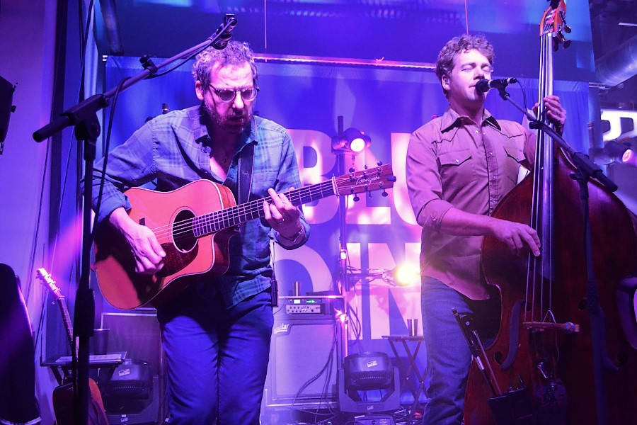 Grammy Award winning Infamous Stringdusters jam at Blue Point Brewery