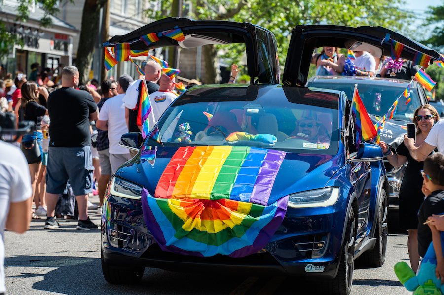 25 Photos: Downtown Babylon was covered in rainbows for its third ...