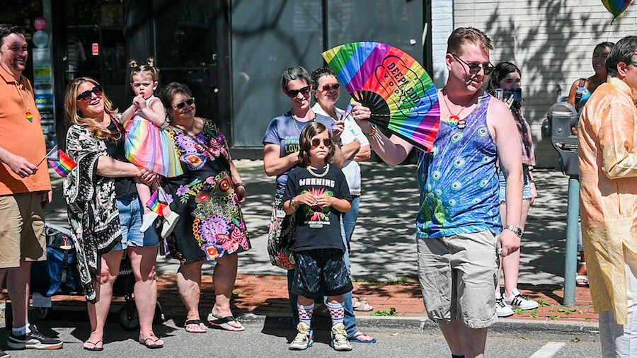 25 Photos: Downtown Babylon was covered in rainbows for its third ...