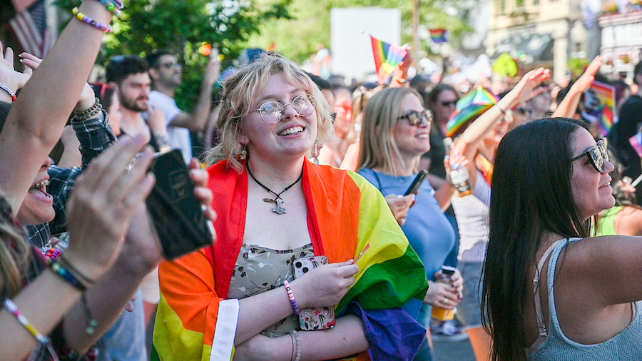 25 Photos: Downtown Babylon was covered in rainbows for its third ...