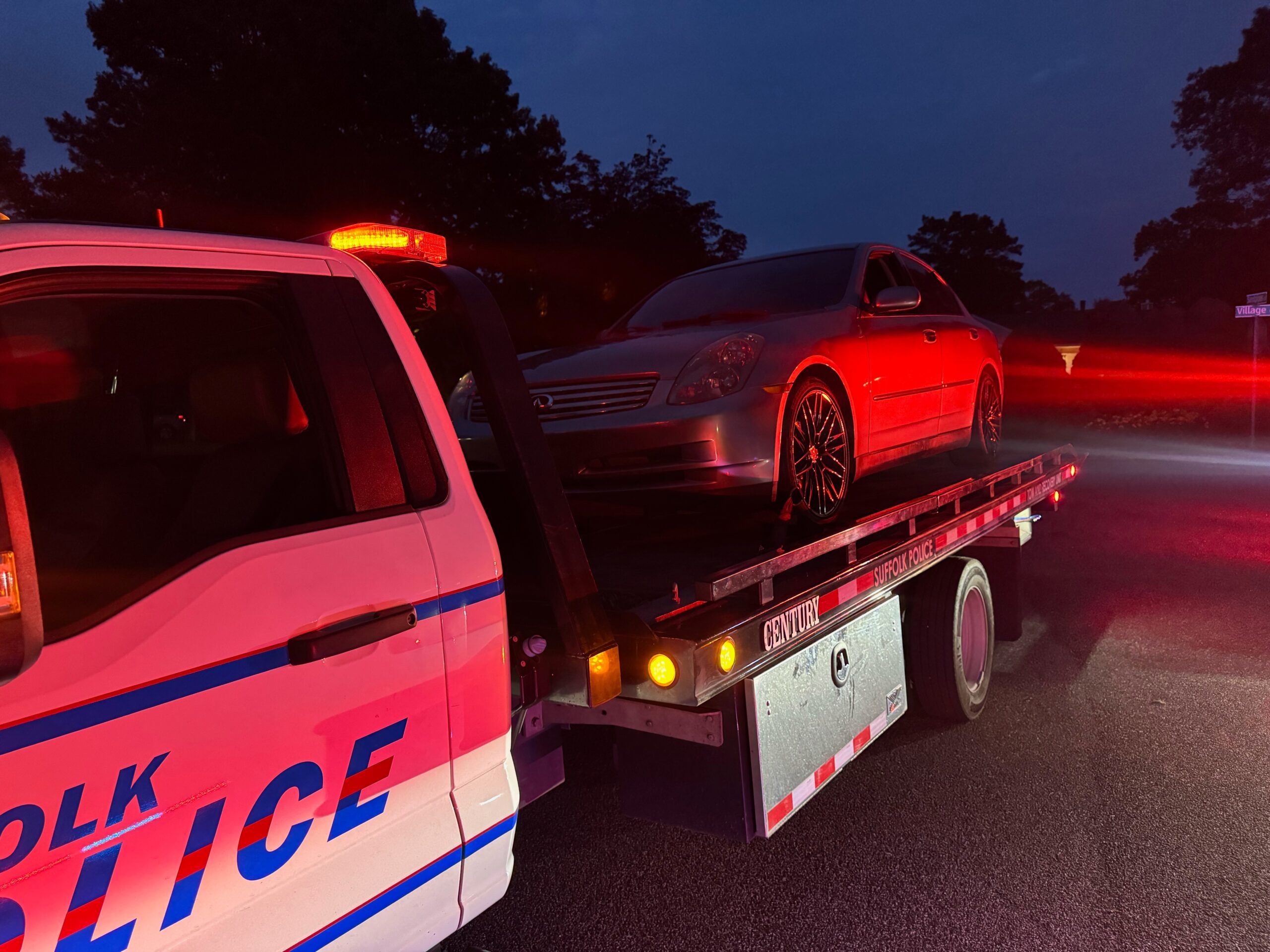 Coram man hits 130 MPH, flees police on LIE