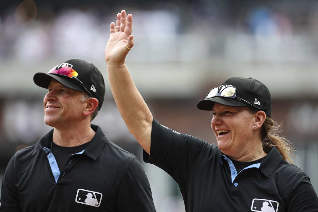Hofstra’s Jen Pawol donates historic MLB umpiring cap to HOF