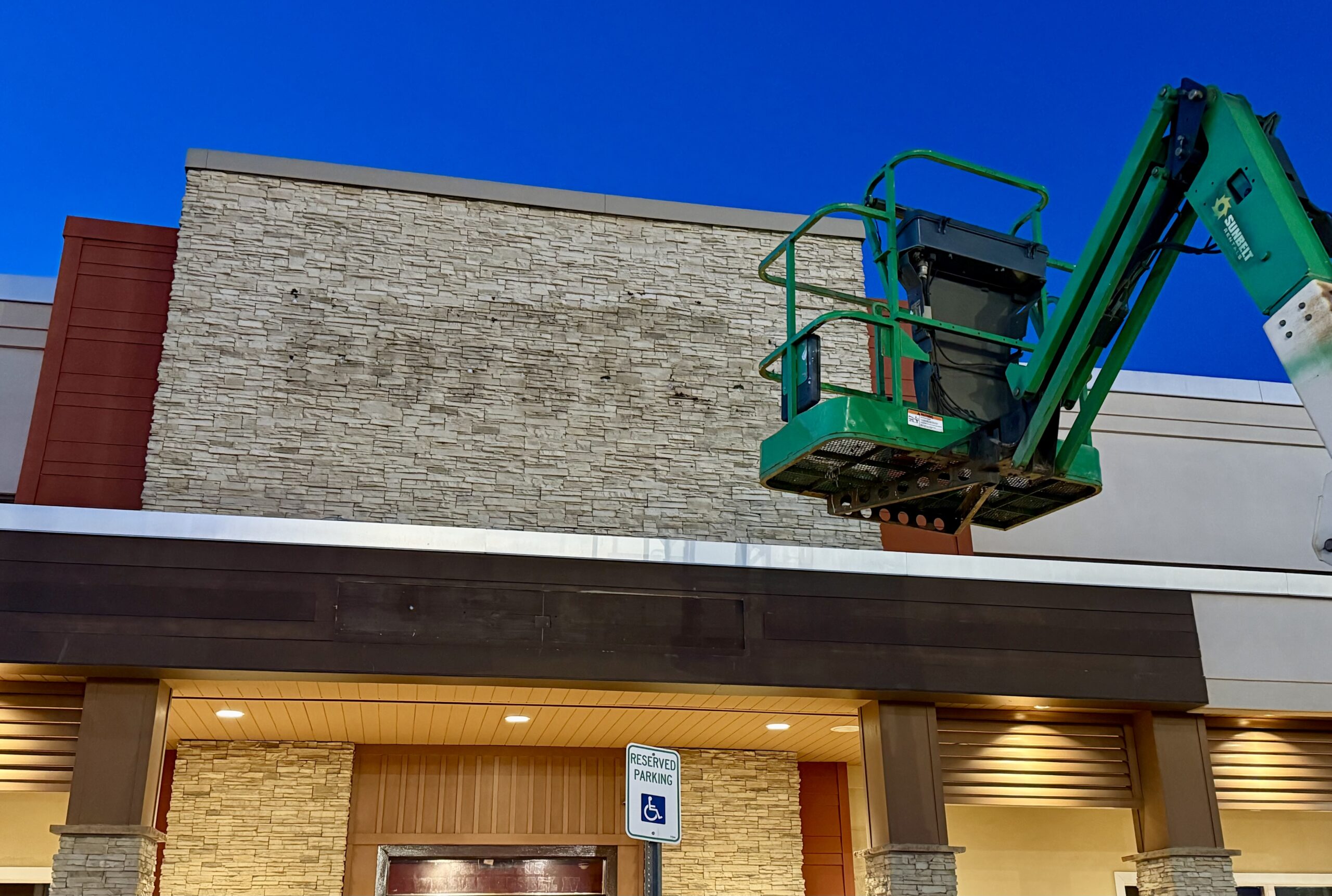 After three decades, Outback Steakhouse in Merrick calls it a day